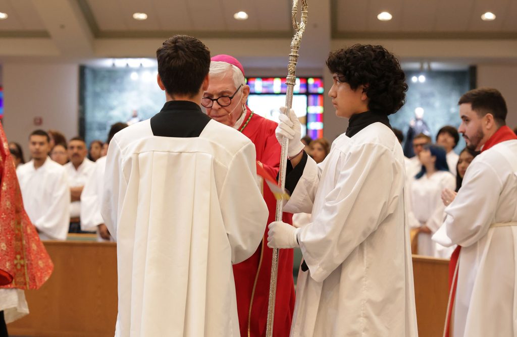 Altar Servers – St. Elizabeth Seton Catholic Church